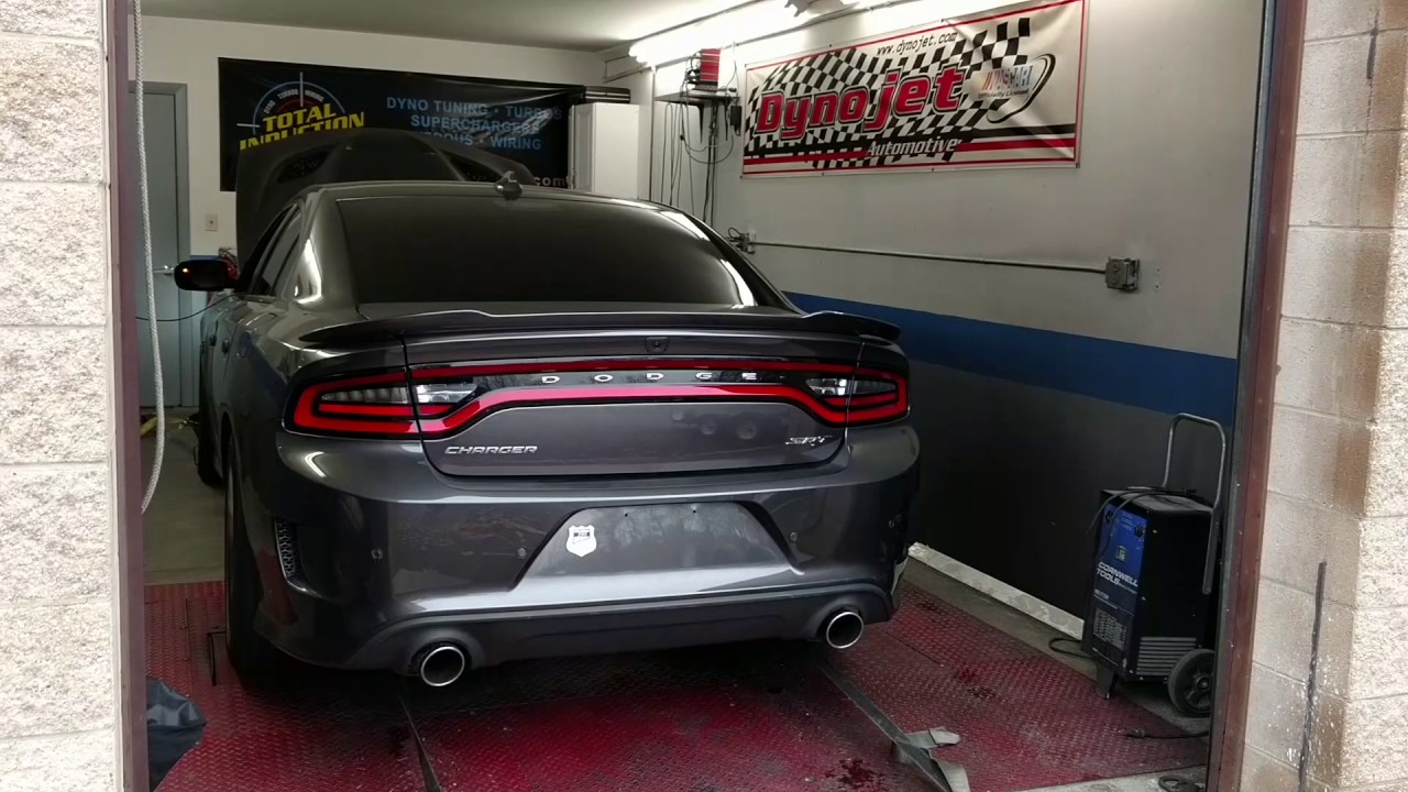 E85 Hellcat Charger Dyno 889whp - YouTube