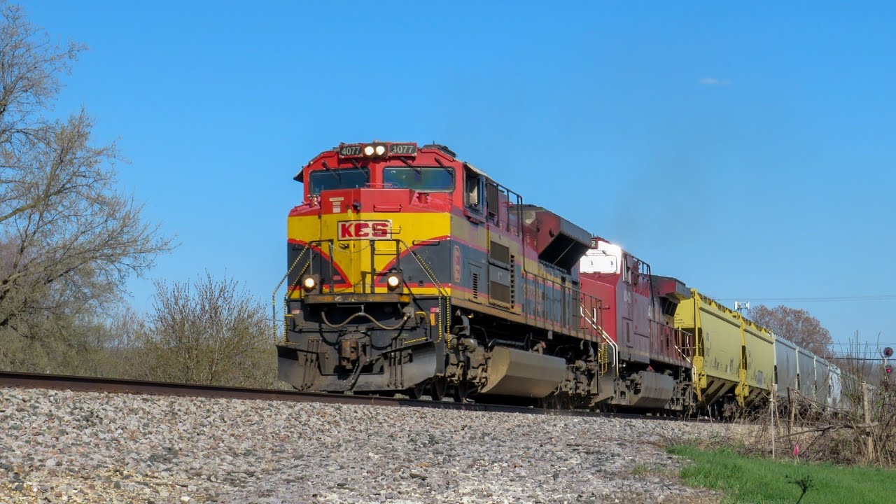 KCSM 4077 leads 247 thru Duplainville, WI on the Canadian Pacific ...