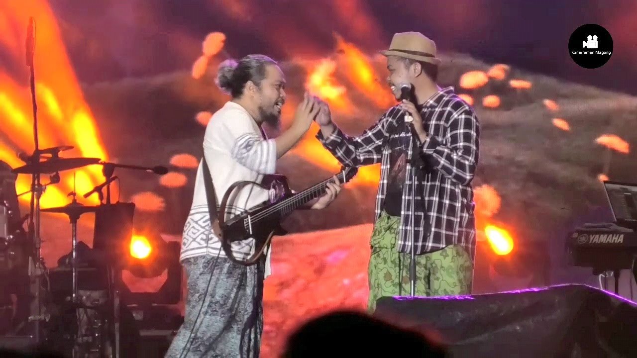 Menuju Senja - Parade Hujan Feat Wahyu - Live At Titik Kumpul Fest 2024 ...