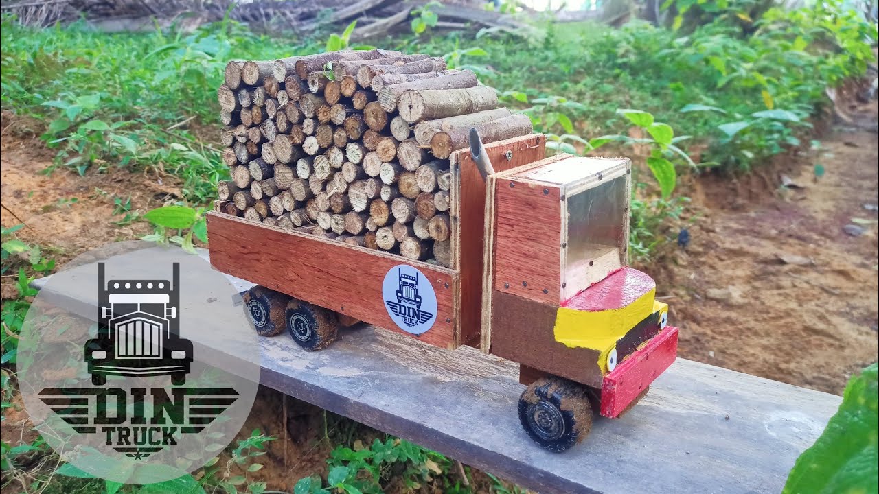 Lori balak angkat batang pokok kayu getah by @Dintruck - YouTube