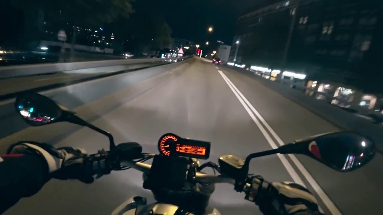 Ride the night on a BMW R1200R - YouTube