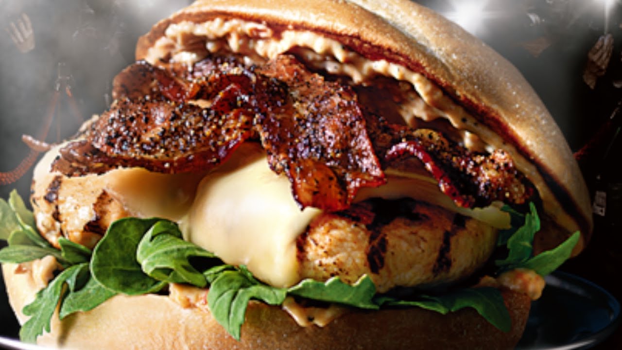 Red Robin Marco Pollo Burger - YouTube