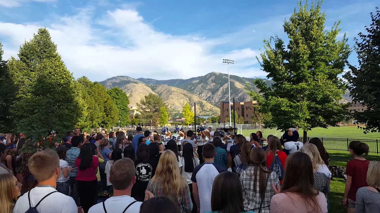 Utah State University Cheerleaders - YouTube