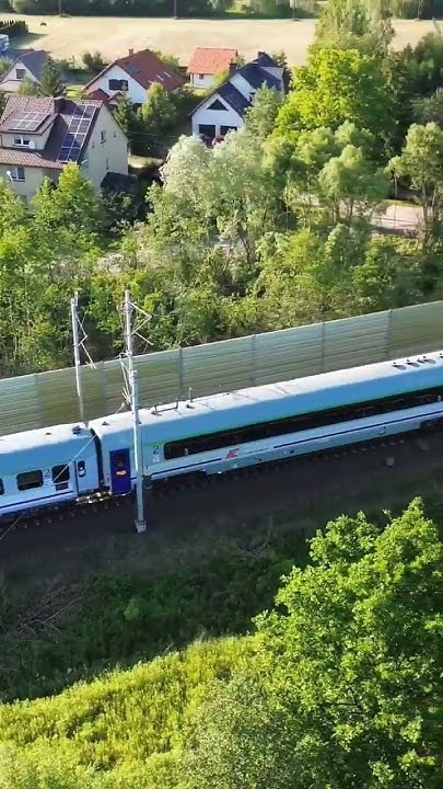 IC 8109 Podlasiak z EU160 w kier. Suwałk. #train #railway #trainspotting #rail #drone#pkp - YouTube