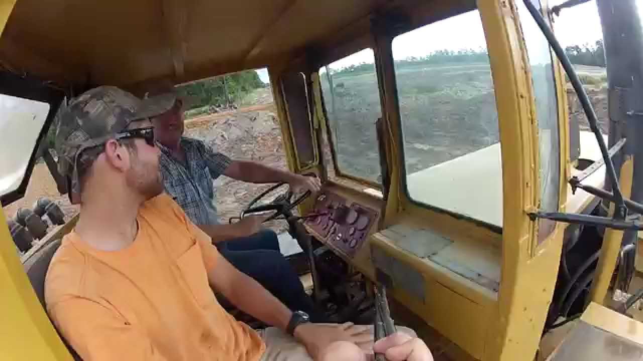 An awesome Clark 290M ride - YouTube