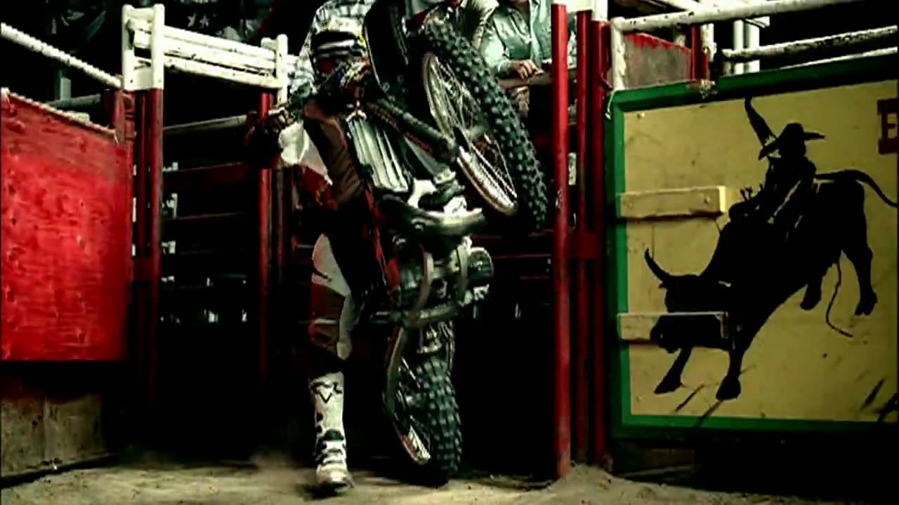 Red_Bull_X-Fighters_2008_Commercial.mp4 - YouTube