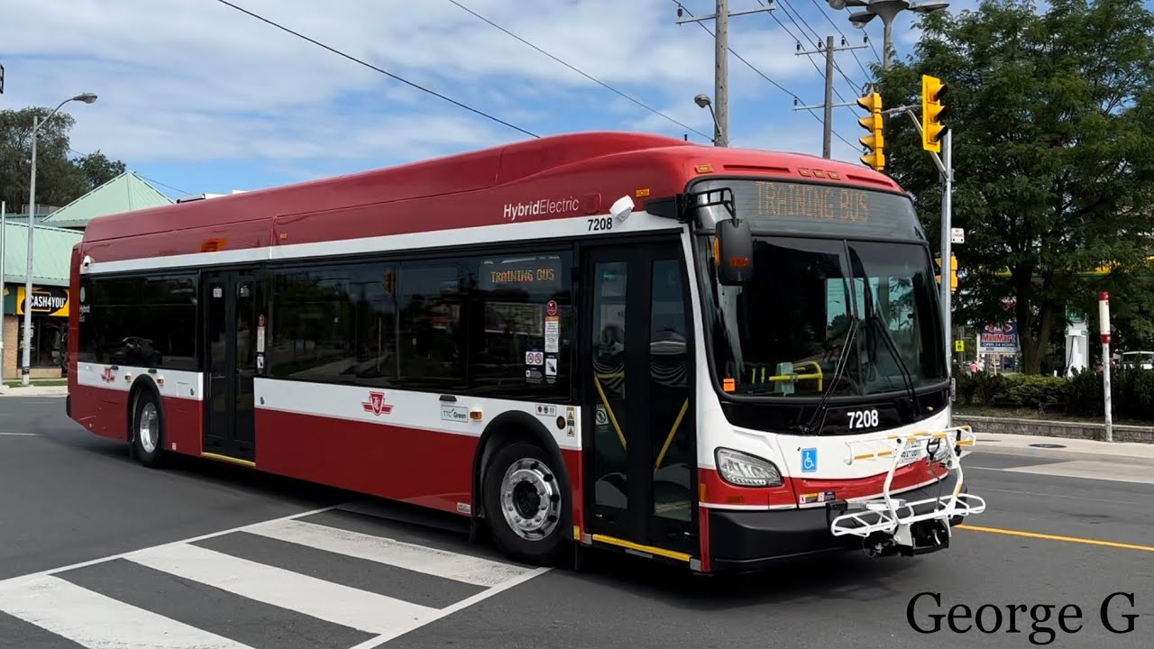Brand new 2023 New Flyer Xcelsior XDE40 TTC 7208 - Training run on a ...