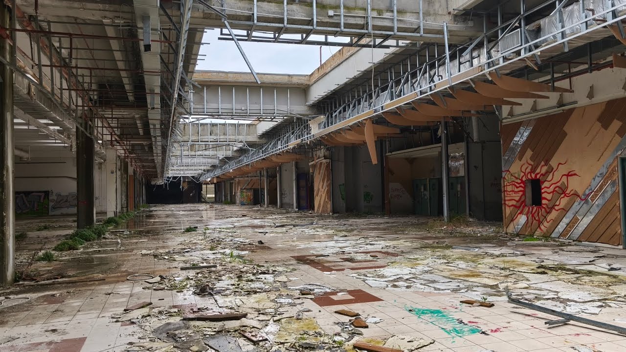 Dead Mall - Short Film - YouTube