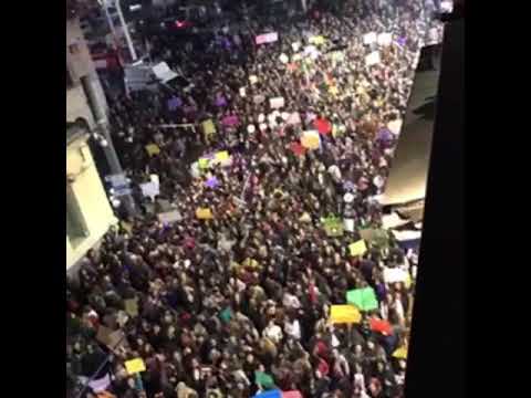 Taksim'de Yatsı Ezanını protesto edenler. 10 Mart 2019