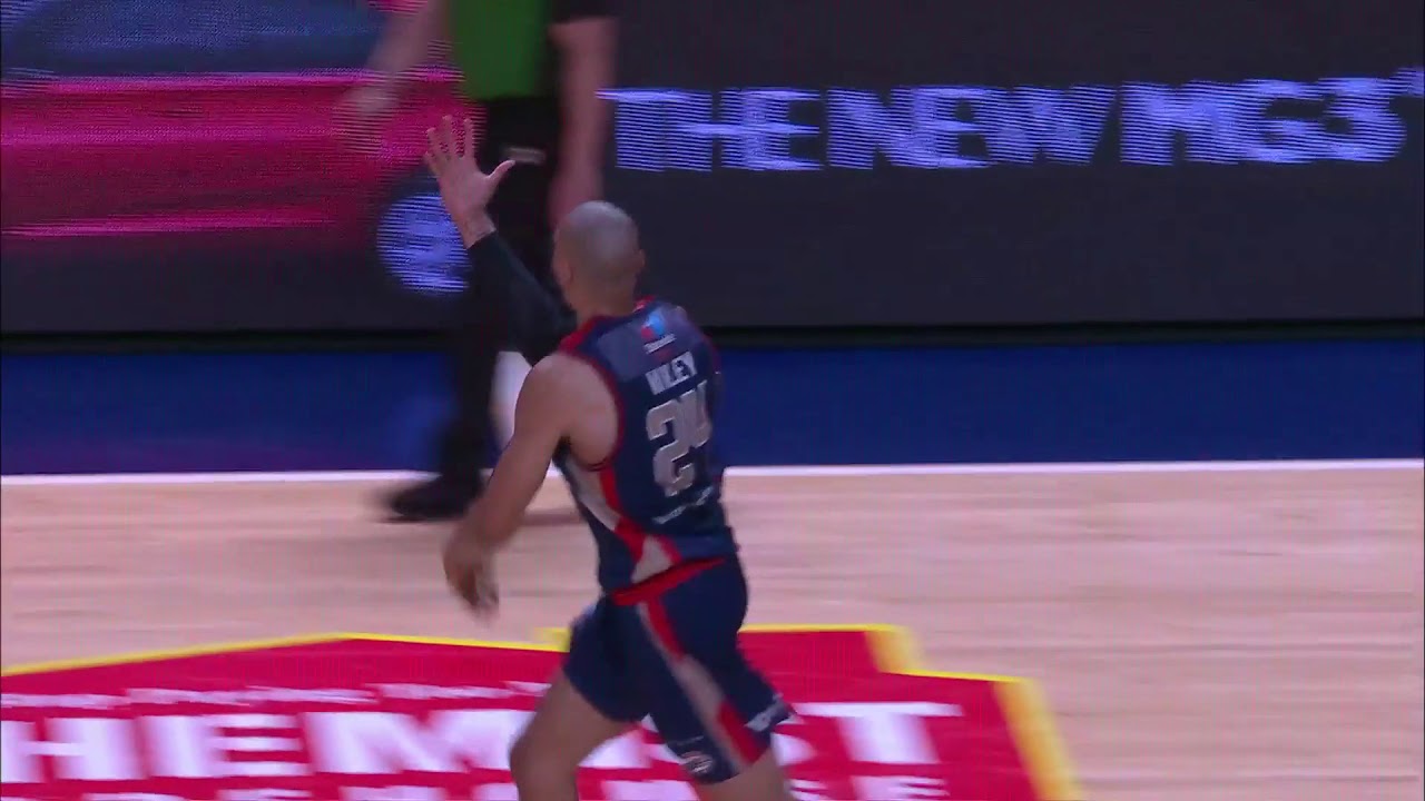 Jacob Wiley with 30 Points vs. Cairns Taipans - YouTube