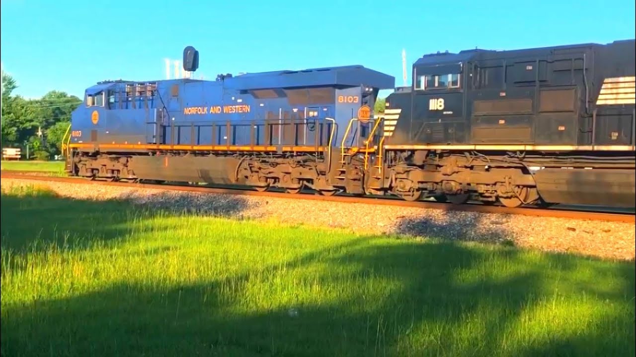 Slow moving view of NS 8103 “N&W” on NS 344! - YouTube