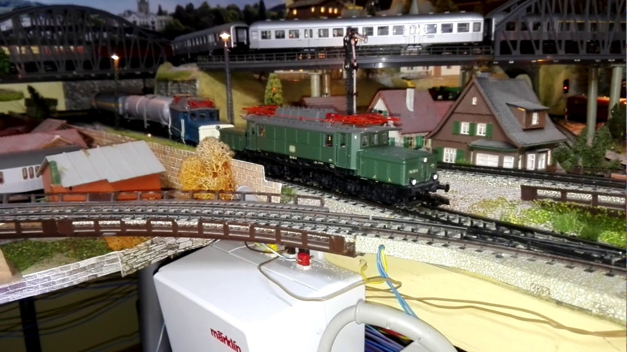 Deutsche Krokodile in Doppeltraktion Märklin 39225 + 37225 - YouTube