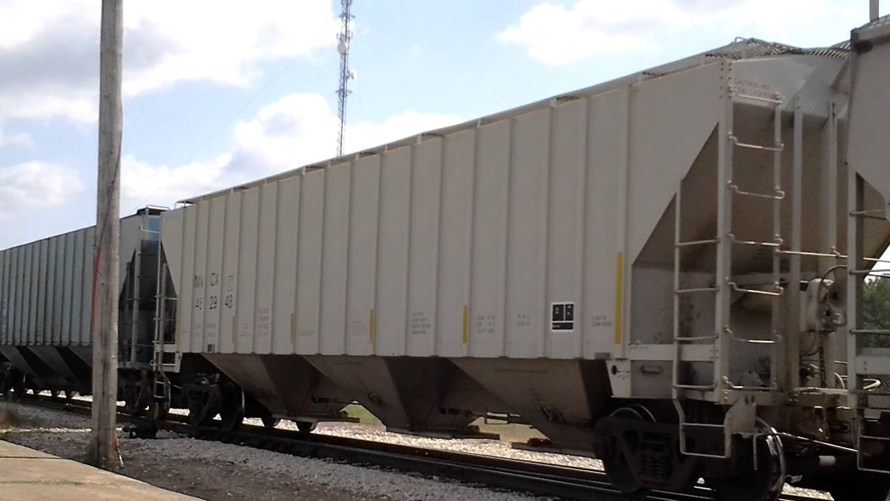 IANR 3807,3802, and 3809 into Oelwein Iowa - YouTube