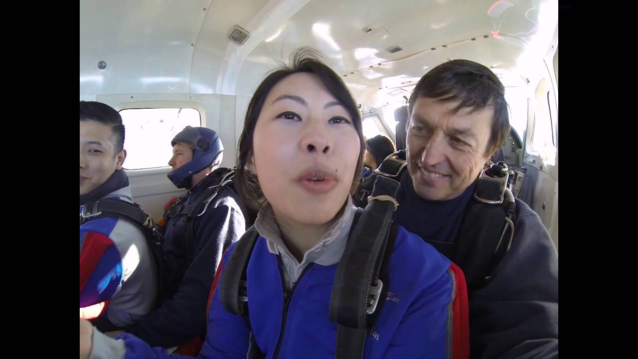 Meme Ellis's Tandem skydive! - YouTube