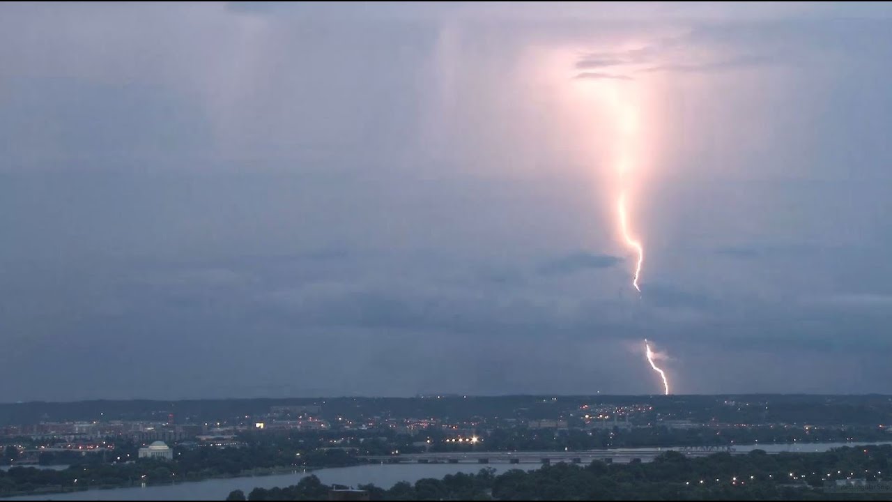 10 Cool Lightning Facts - YouTube