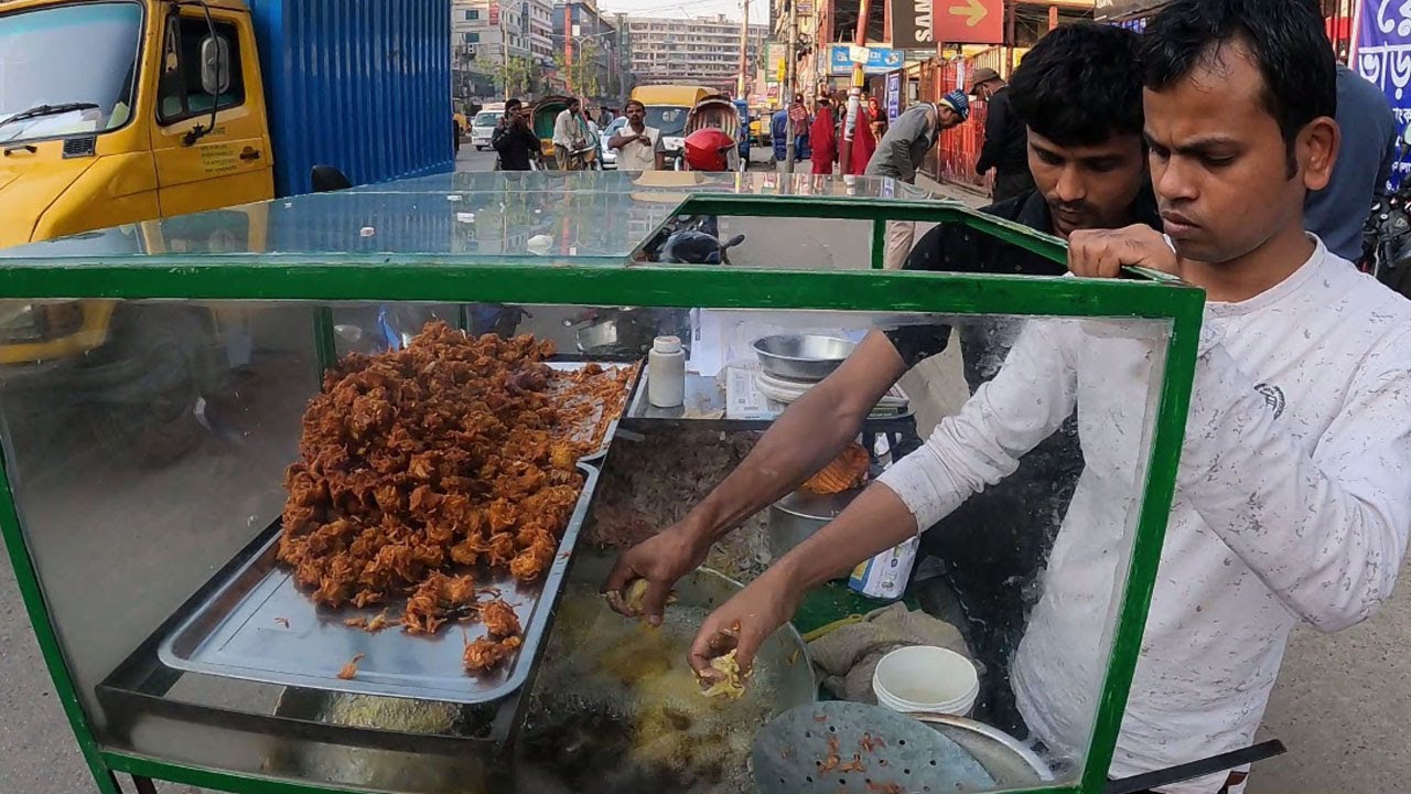 Crispy Pyaz Pakora Recipe or Onion Pakoda ! Bangladeshi Street Food ...