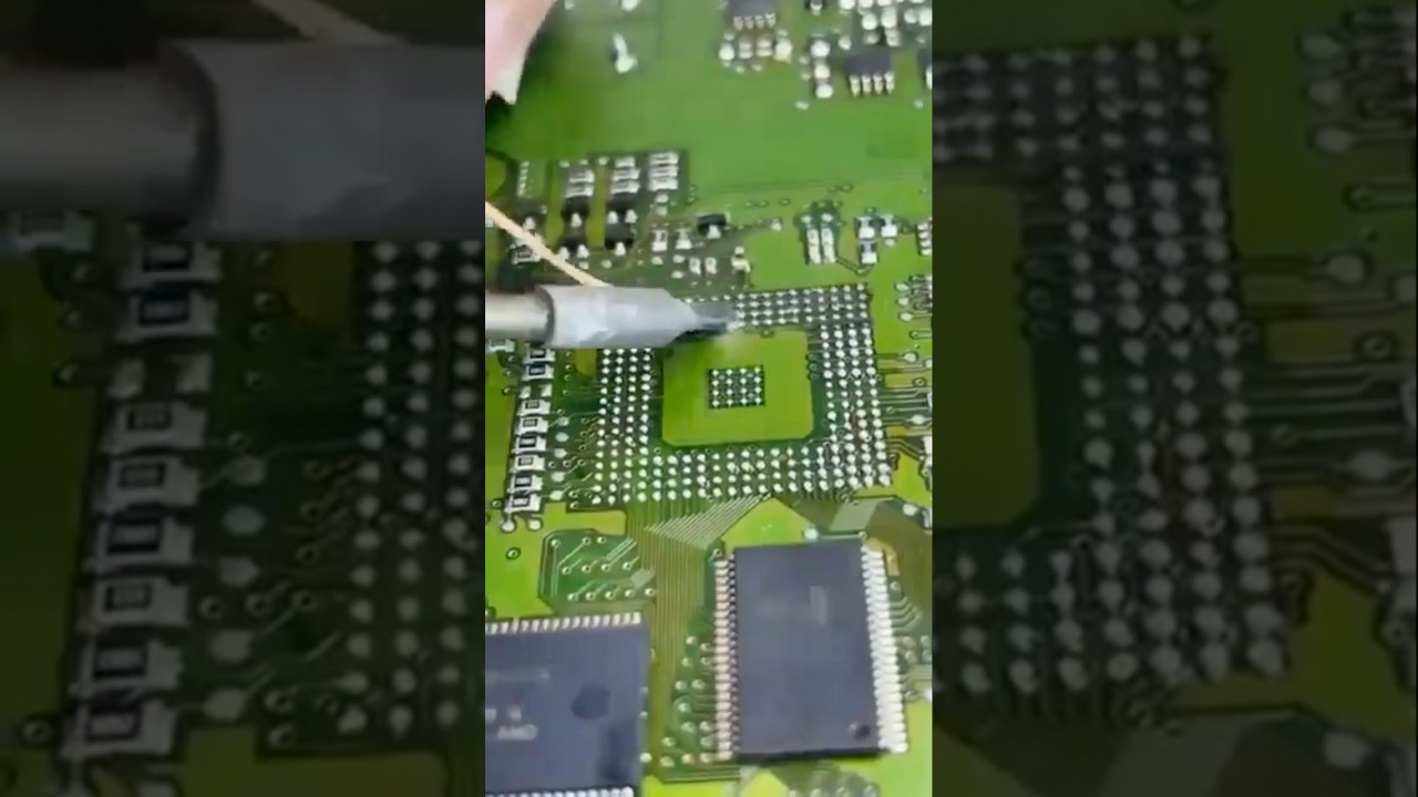 Correctly disassemble the integrated circuit on the PCB #shortsvideo # ...