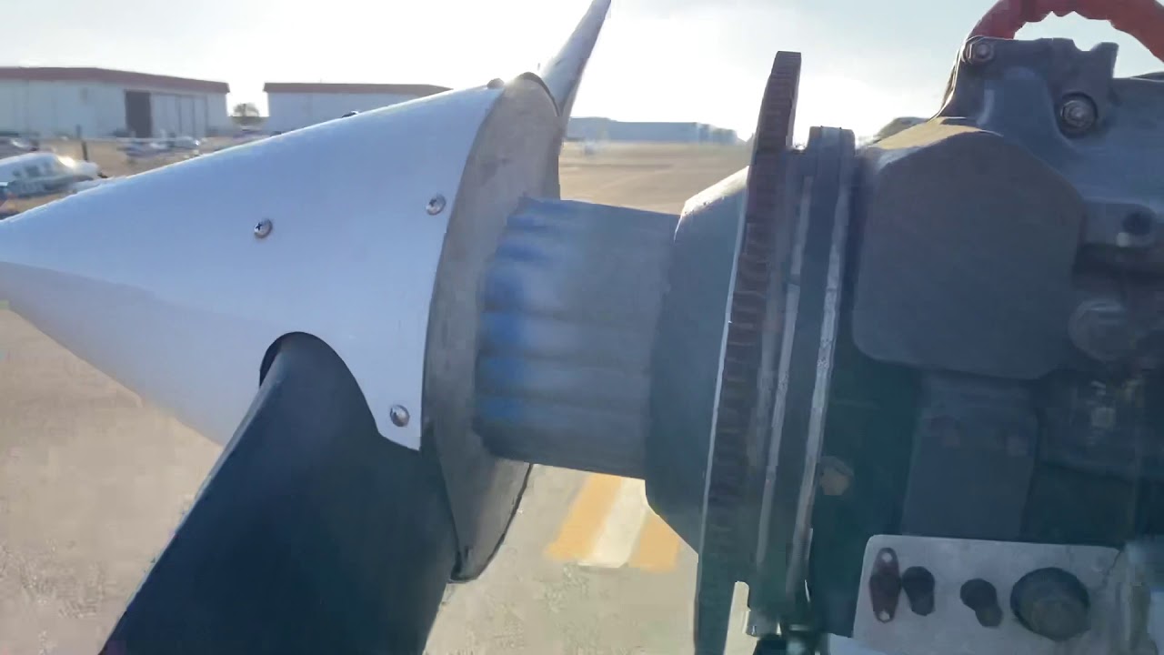 Engine components of Cessna 172 - YouTube