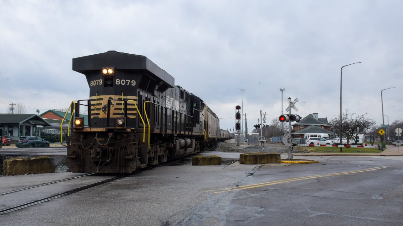 NS 8079 leading GDLK 700 by Elkhart Indiana - YouTube
