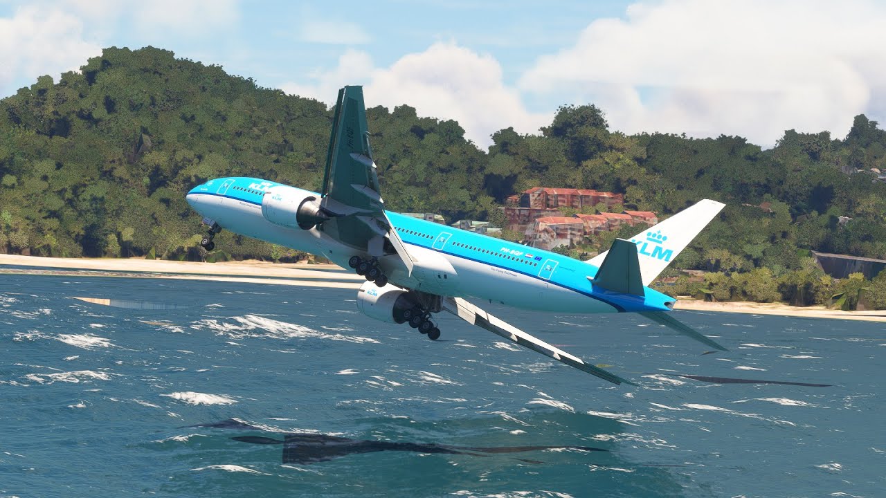 Best View Moment Plane Landing Boeing 777 KLM Royal Duck Landing At ...