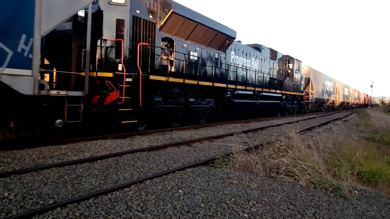 SD80ACE EMDX #8080 entrando no pátio de zrx Rio claro sp - YouTube