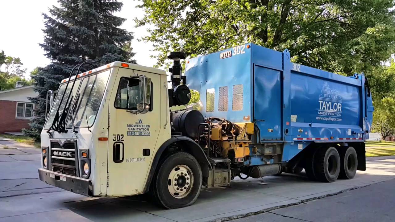 Midwestern Sanitation: Mack LEU/ Heil MultiTask SL - YouTube