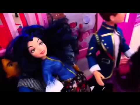 Descendants and Frozen In A Very Arendelle Christmas Elsa's Story - YouTube