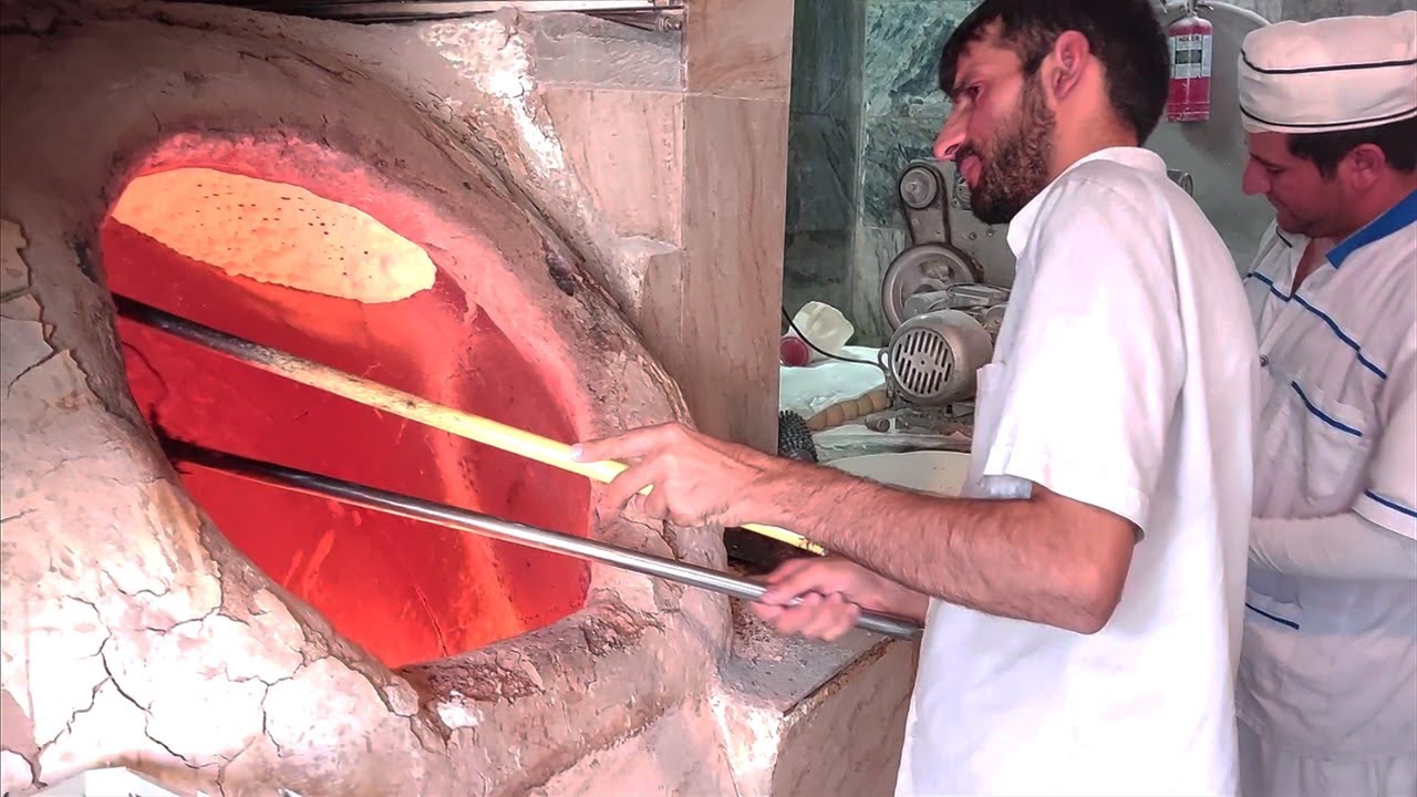 The Ultimate Taftoon Bread Recipe: 3000 Taftoon Bread Daily ! - YouTube