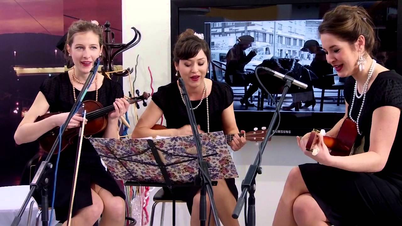 Paper moon trio - Yes sir - YouTube