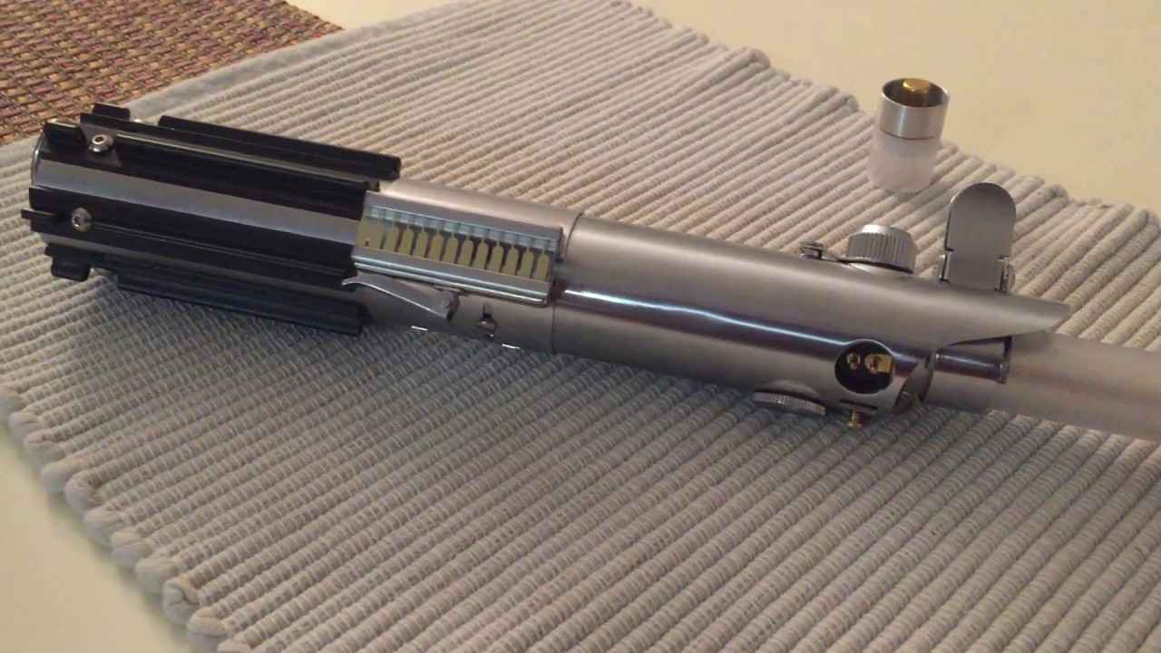 TFA Korbanth Graflex 2.O Lightsaber - YouTube