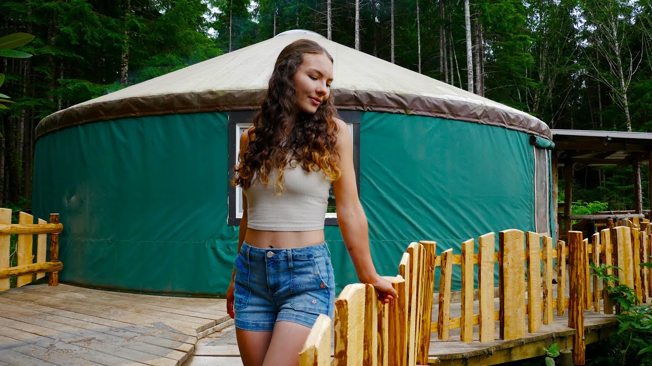 TIMELAPSE - 1 YEAR OFF GRID in CANADIAN WILDERNESS | What we've done to ...