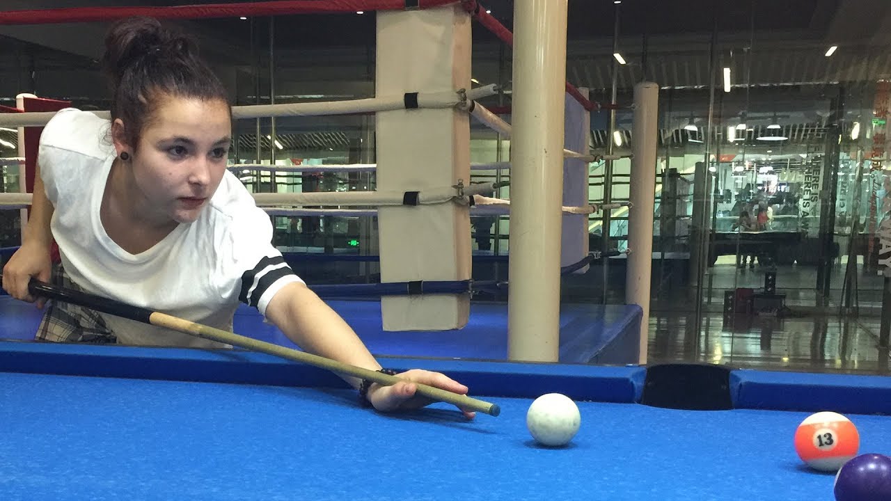 HER FIRST SNOOKER MATCH - YouTube