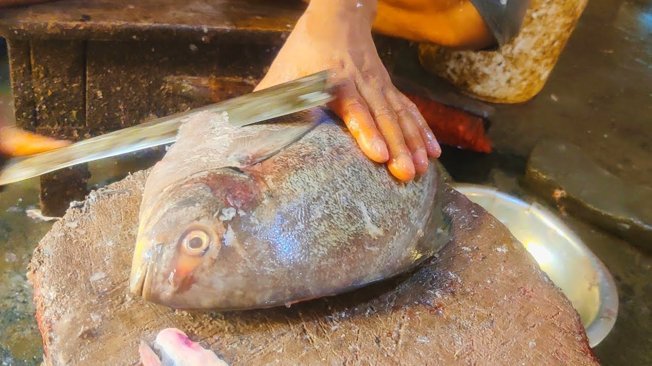 Nice Cutting Style | Big Pomfret Fish Cutting Live In Fish Market 2023 ...