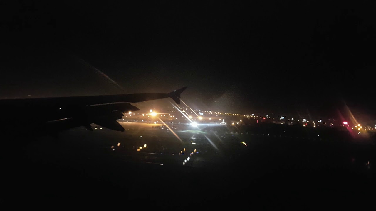 Airbus A321 night landing in Hanoi Vietnam - YouTube
