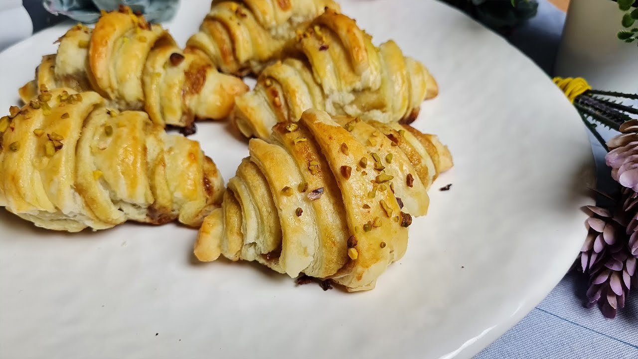Cele mai usoare croissante cu fistic pregatite in casa in cateva minute ...