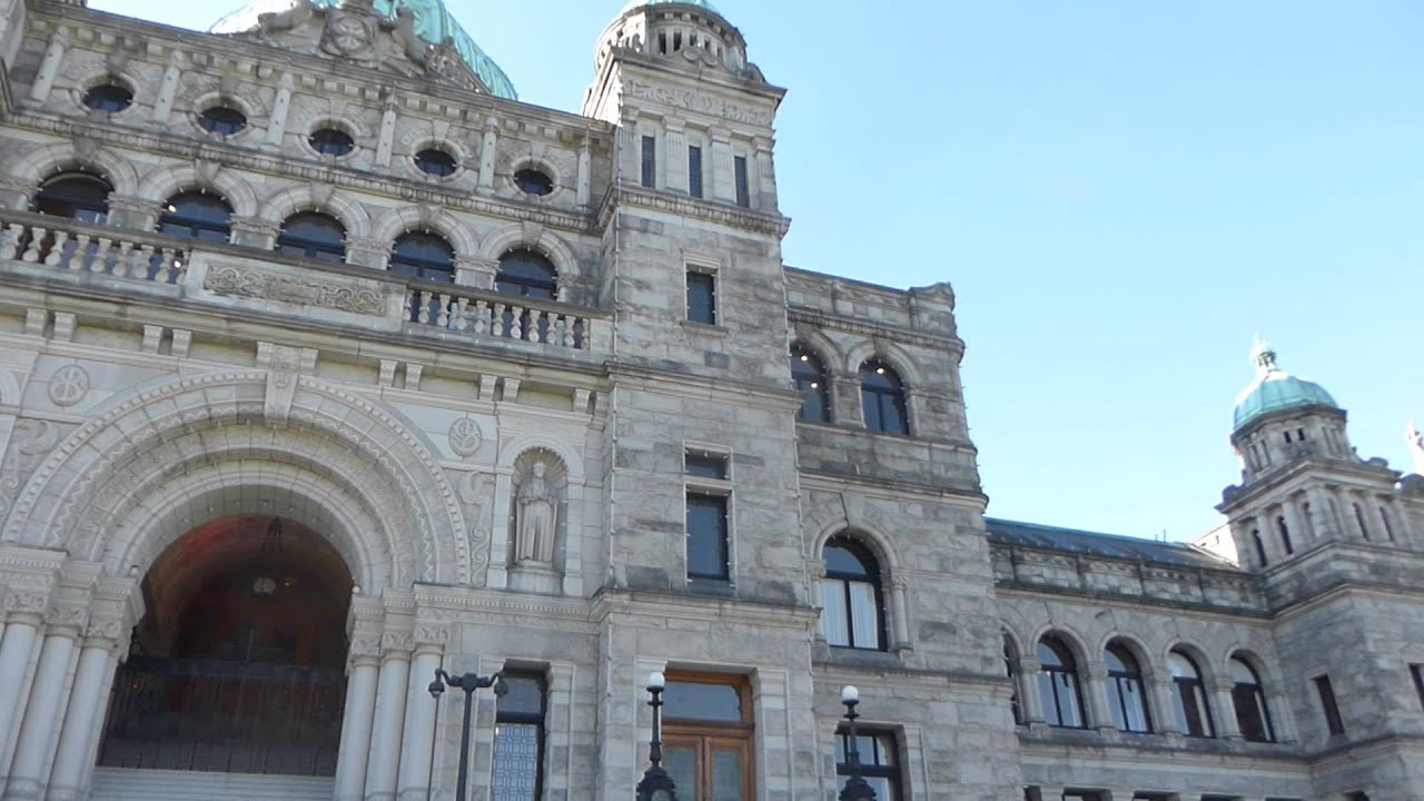 Bell Tower in Victoria - YouTube