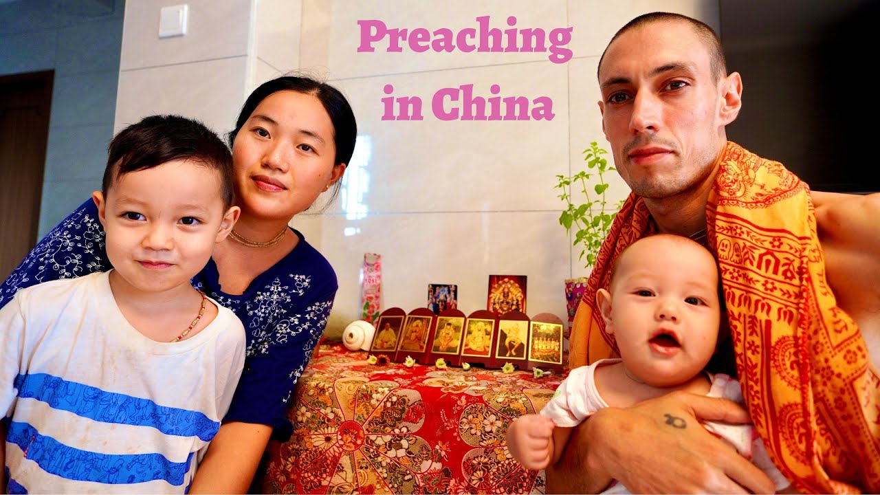 Kṛṣṇa Devotees Family Preaching in China - YouTube