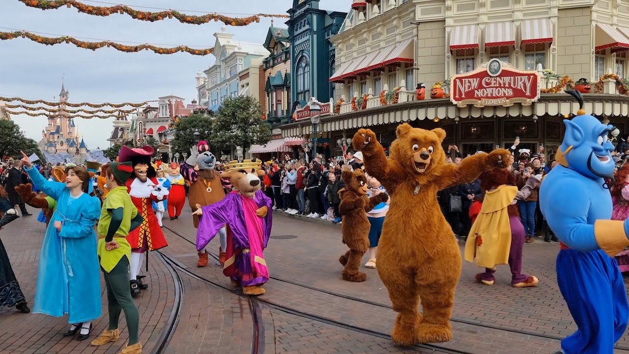 Disneyland Paris : Cérémonie d'ouverture des 100 ans de Disney - YouTube