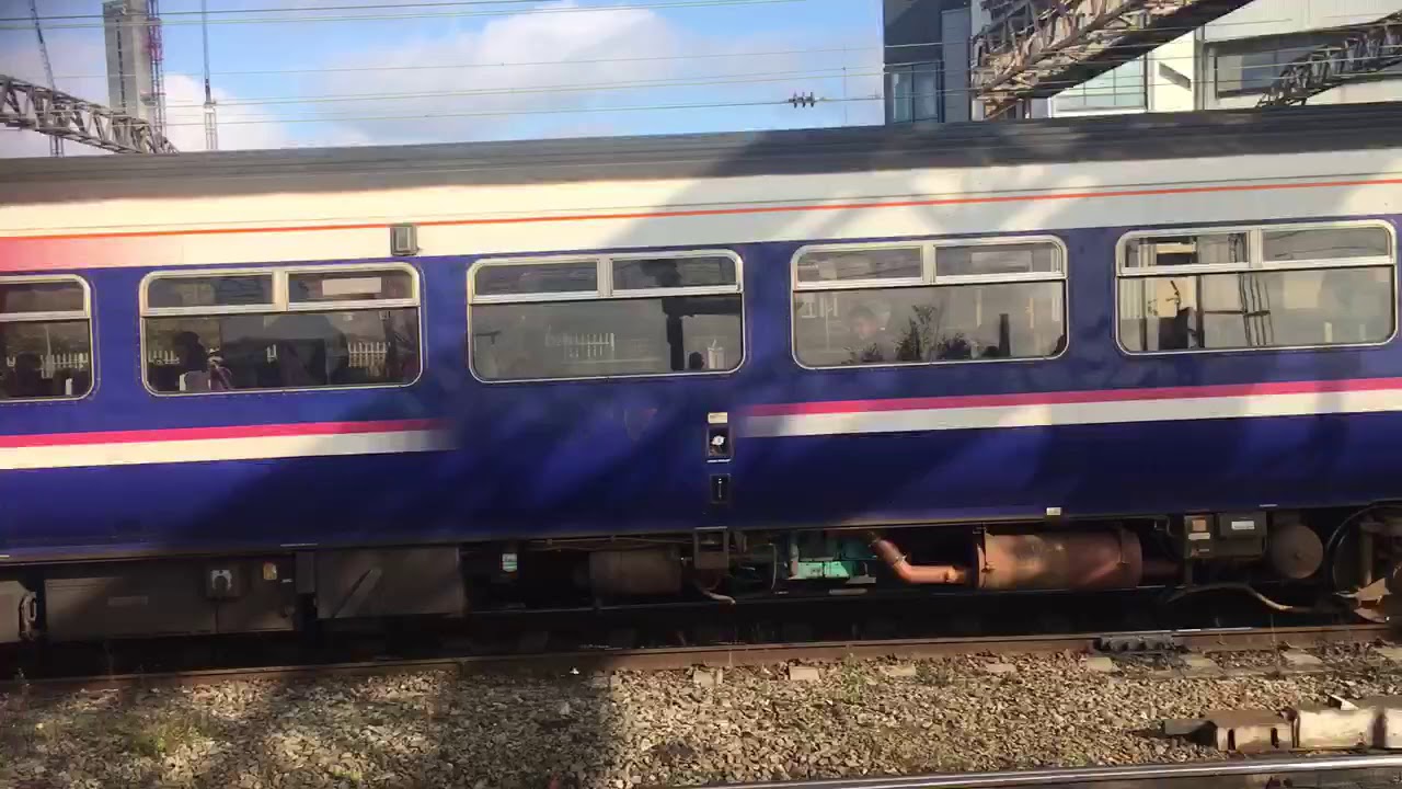 Class 156 first great western to northern at Manchester Piccadilly ...
