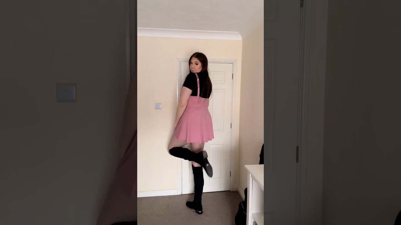 Very Tall Girl Katie Wools (Perfect Heights And World) - YouTube