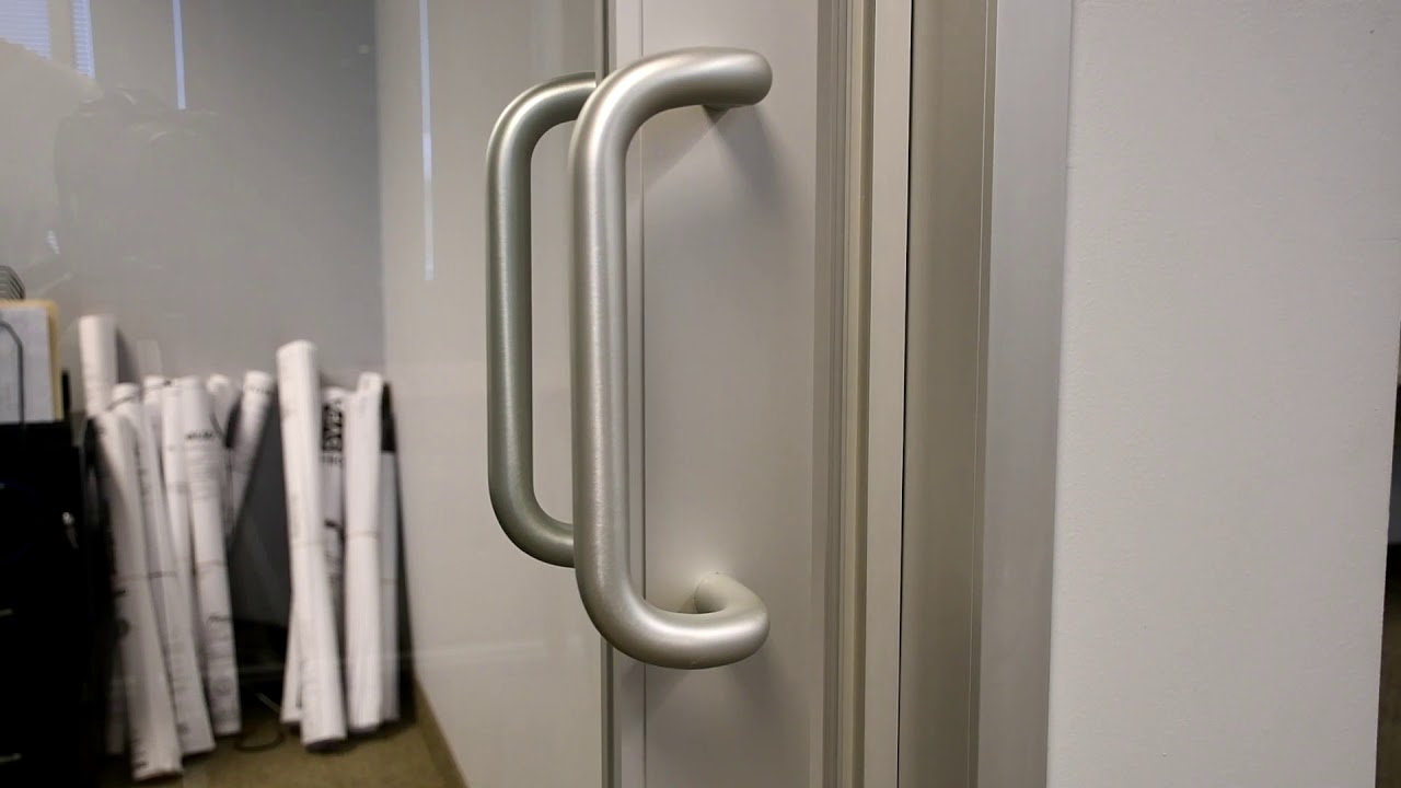 Wilson Partitions soft open close feature - YouTube