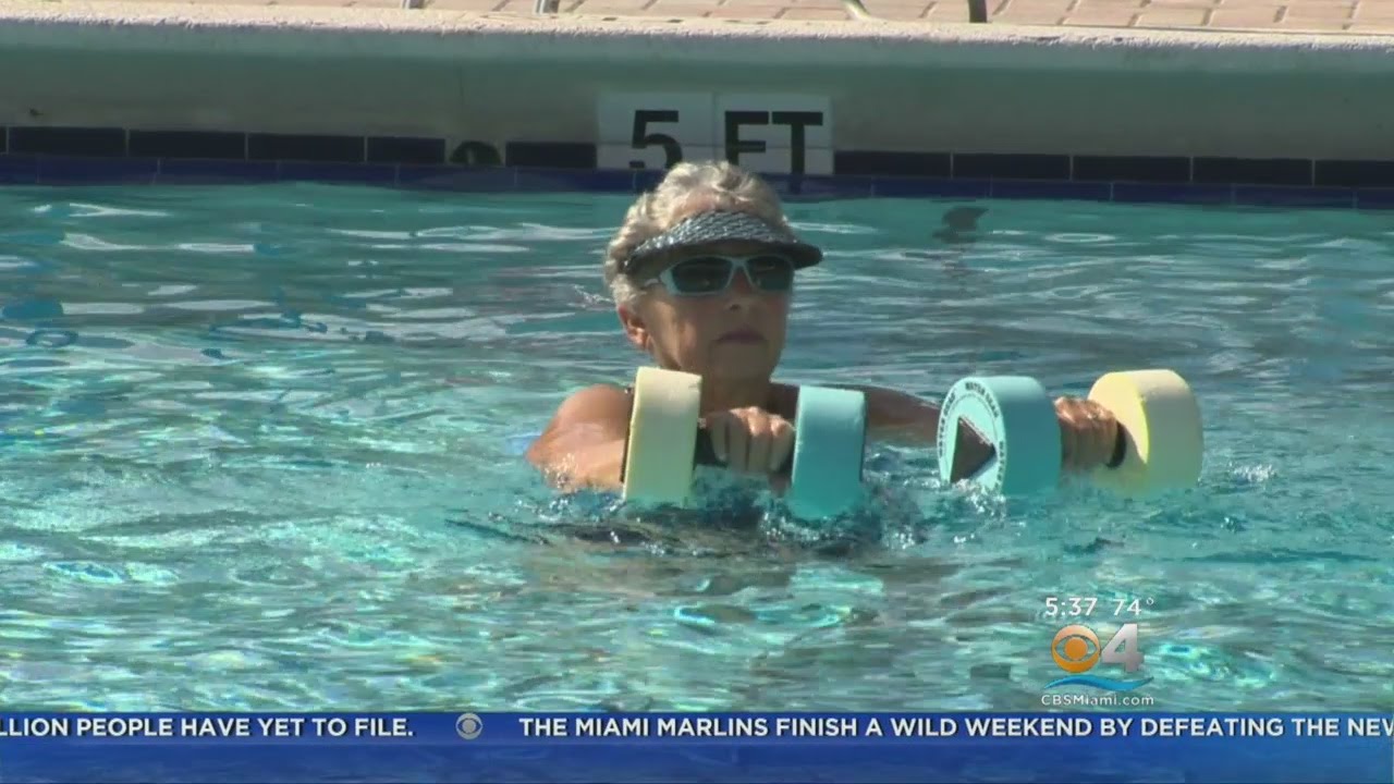 Water Aerobics Keeps Seniors Moving & Provides Therapeutic Benefits ...