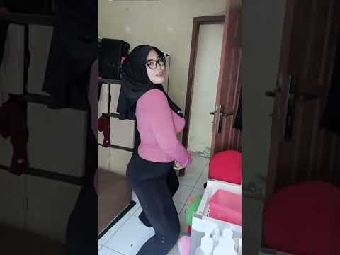 Tante pulen baju pink goyang hot live tiktok bigo