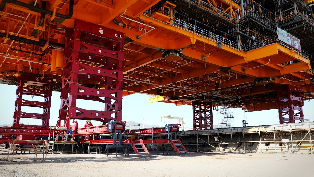 Part #5 Vietnam - Mega Jack 5200 in action to jack up the 14,000t ...