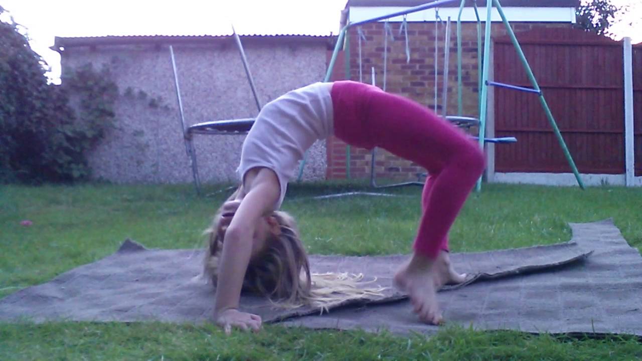 How to do a running round off back walkover - YouTube