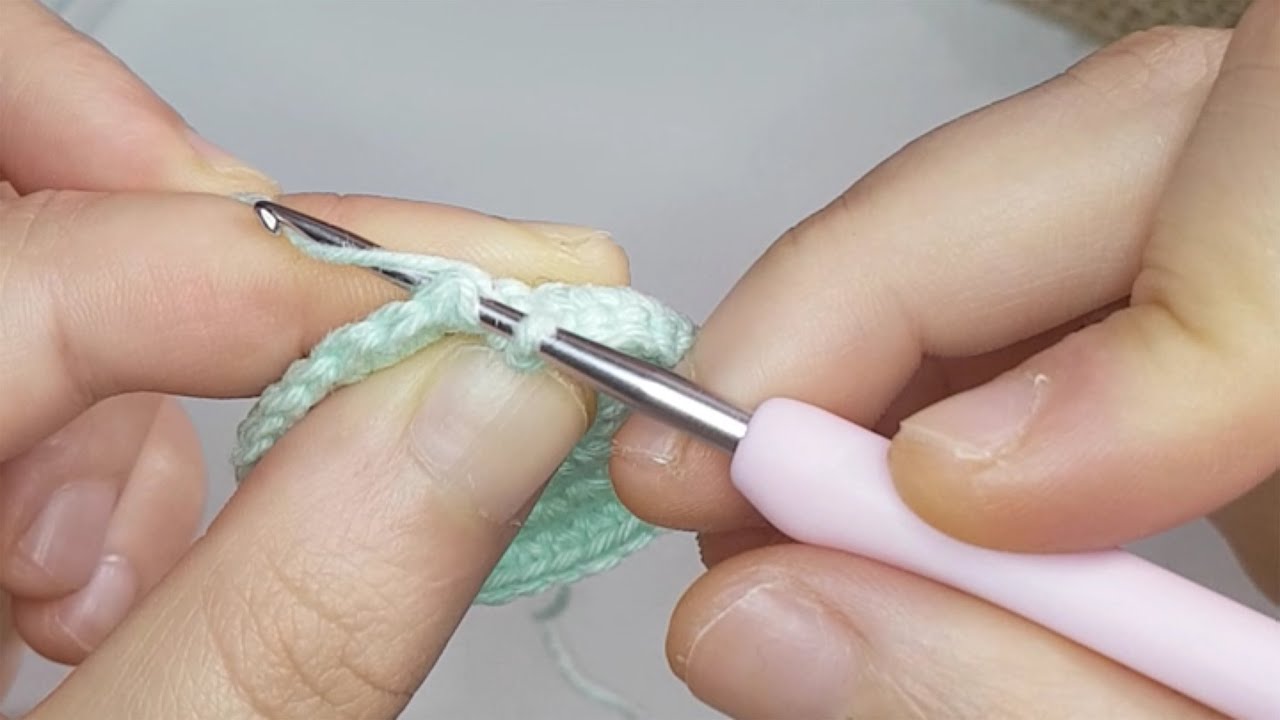 Ponto baixo na haste (pbh) / Back post single crochet (BPsc) - YouTube