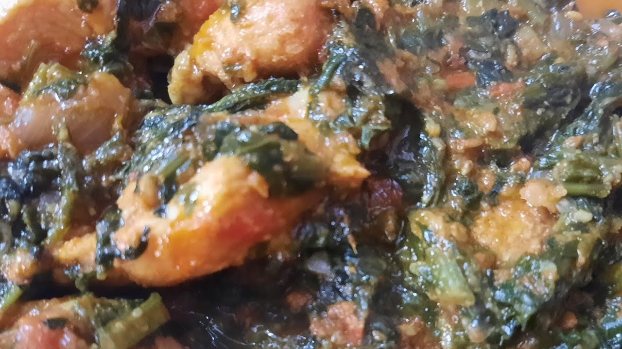 Balochi palak chicken salan ki recipe mery style se - YouTube