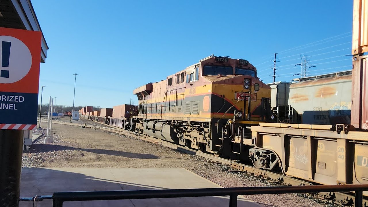 CPKC stack train heading out of portage WI. plus KCS most unit and more. - YouTube