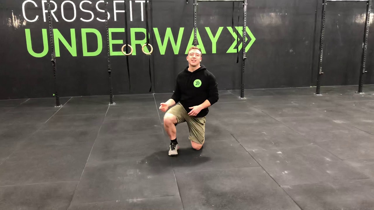 Kneeling quad stretch + Lat stretch - Crossfit Underway - YouTube