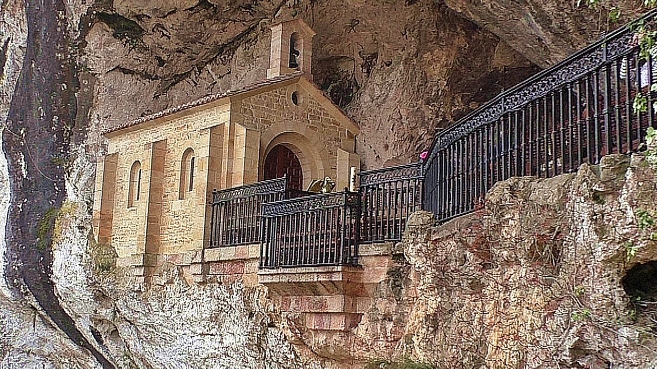 Covadonga in The Beautiful Asturias Region of Spain - YouTube